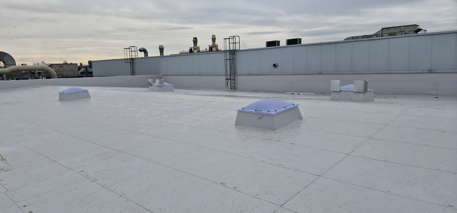 Ball Packaging Zemun – Hala BA i nadstrešnica – HI krova – DVS izolacija