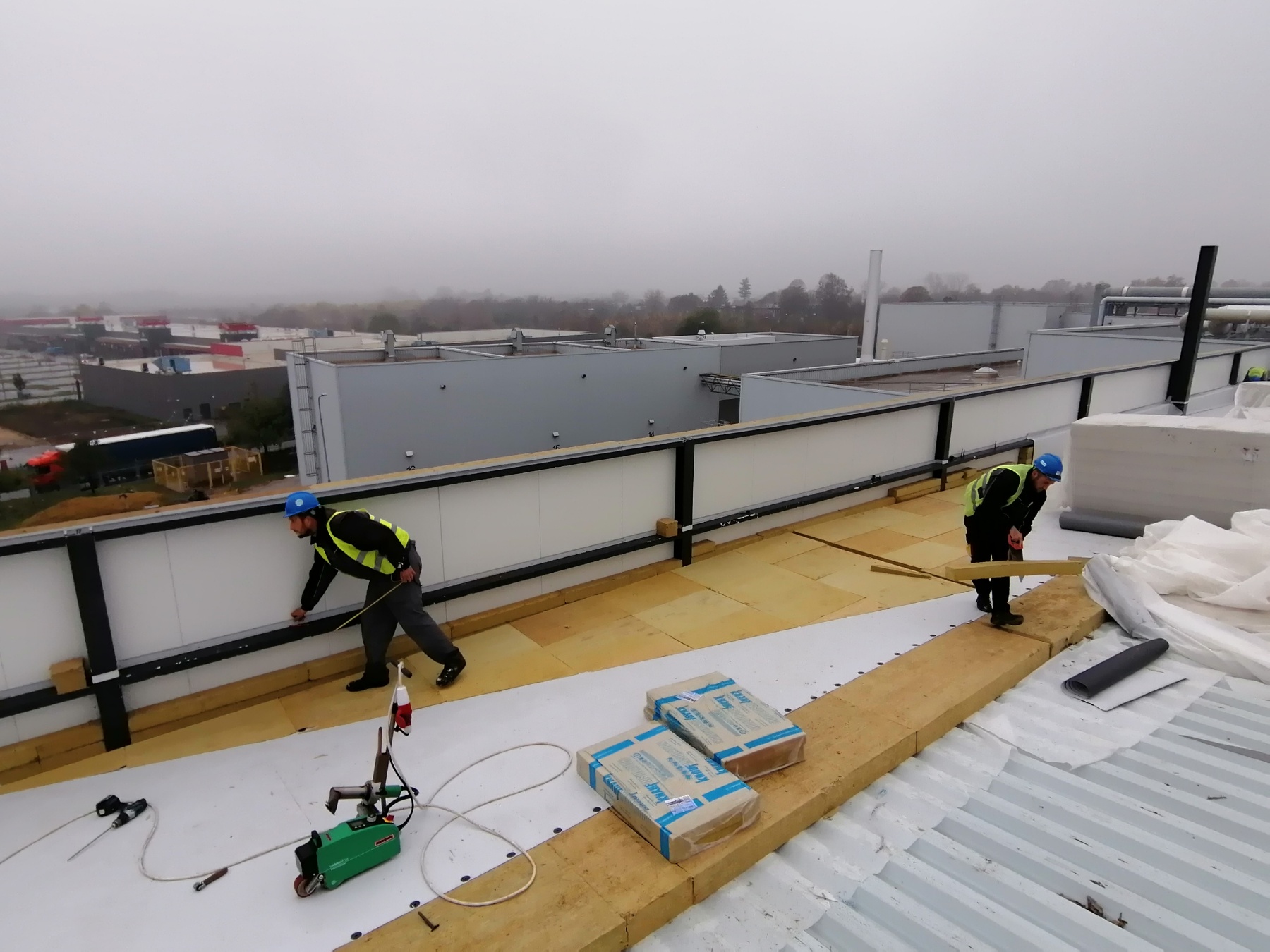 Ball Packaging Zemun – Hala BA i nadstrešnica – HI krova – DVS izolacija