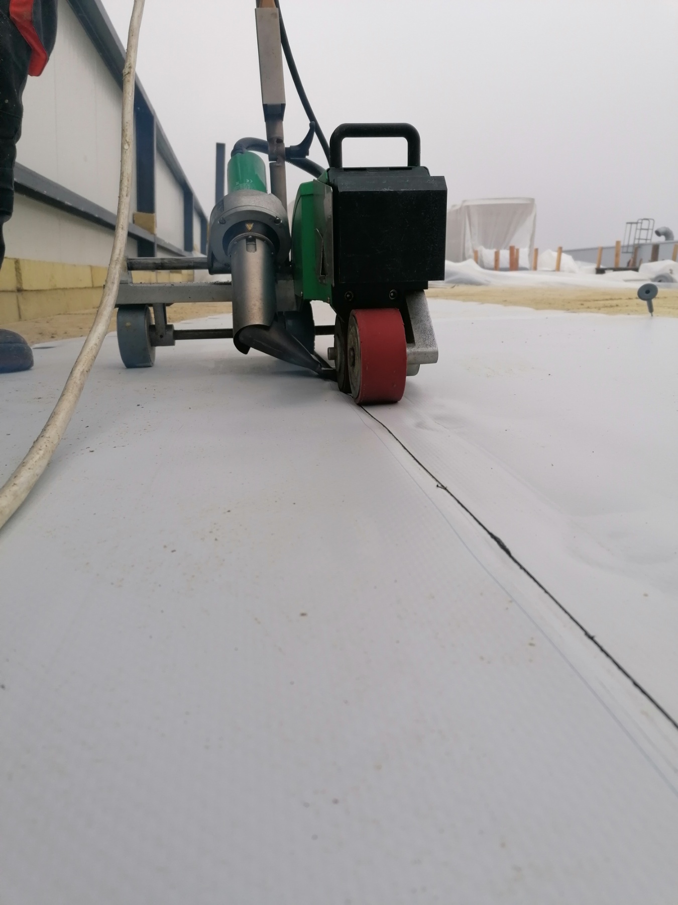 Ball Packaging Zemun – Hala BA i nadstrešnica – HI krova – DVS izolacija